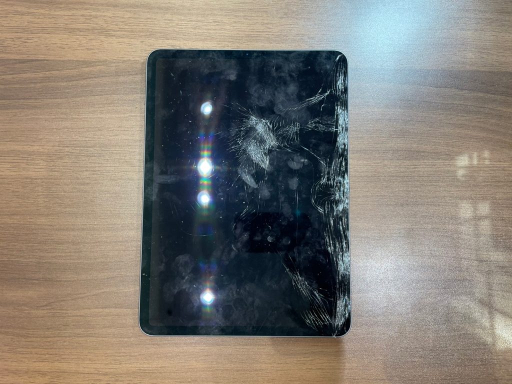 iPadPro11.1の画面修理【中川区よりお越しのお客様】 - iPhone修理・iPad修理 スマートクール ららぽーと名古屋みなとアクルス店